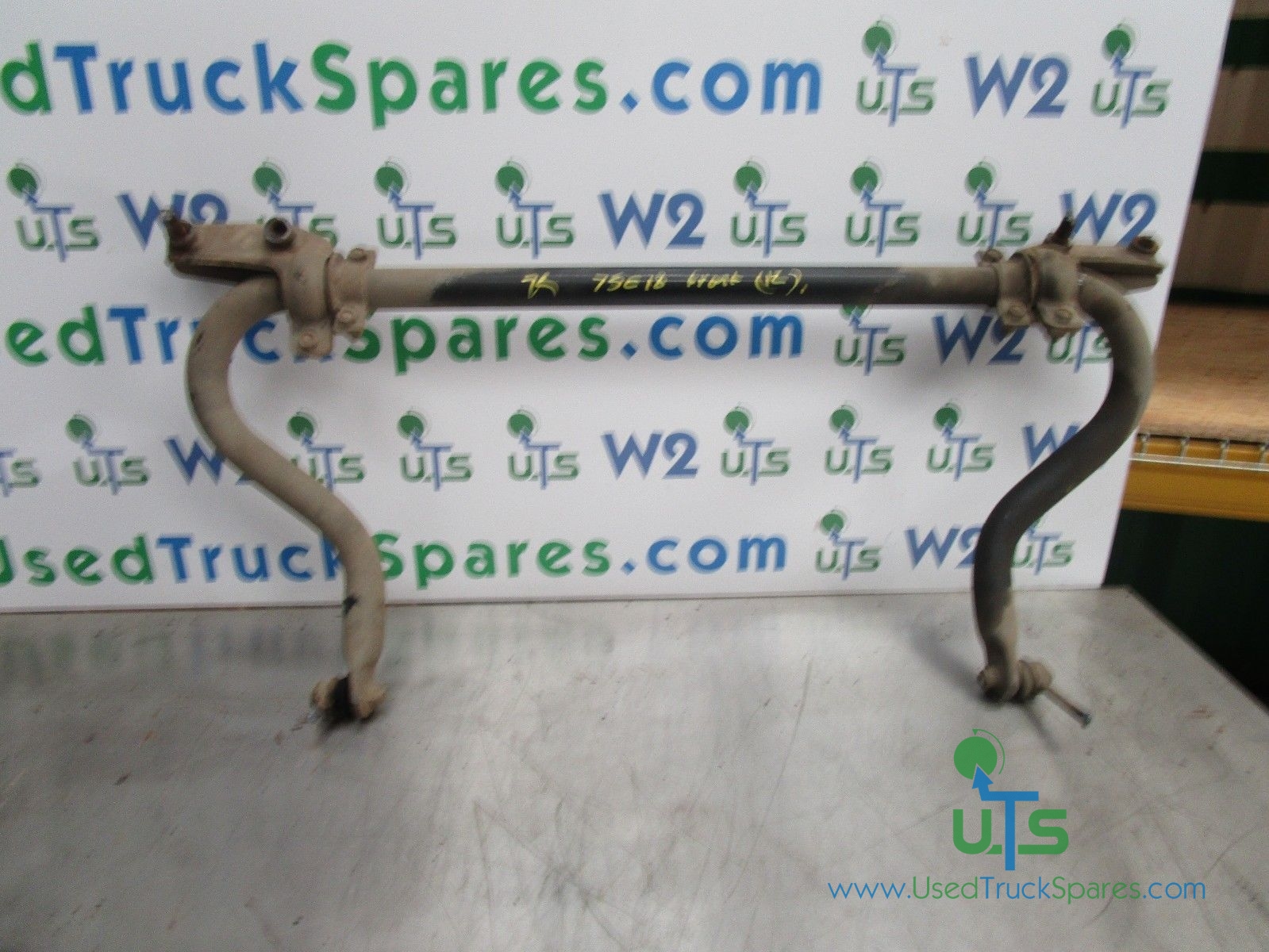 MITSUBISHI FUSO 75C FRONT ANTI ROLL BAR - Used Truck Spares