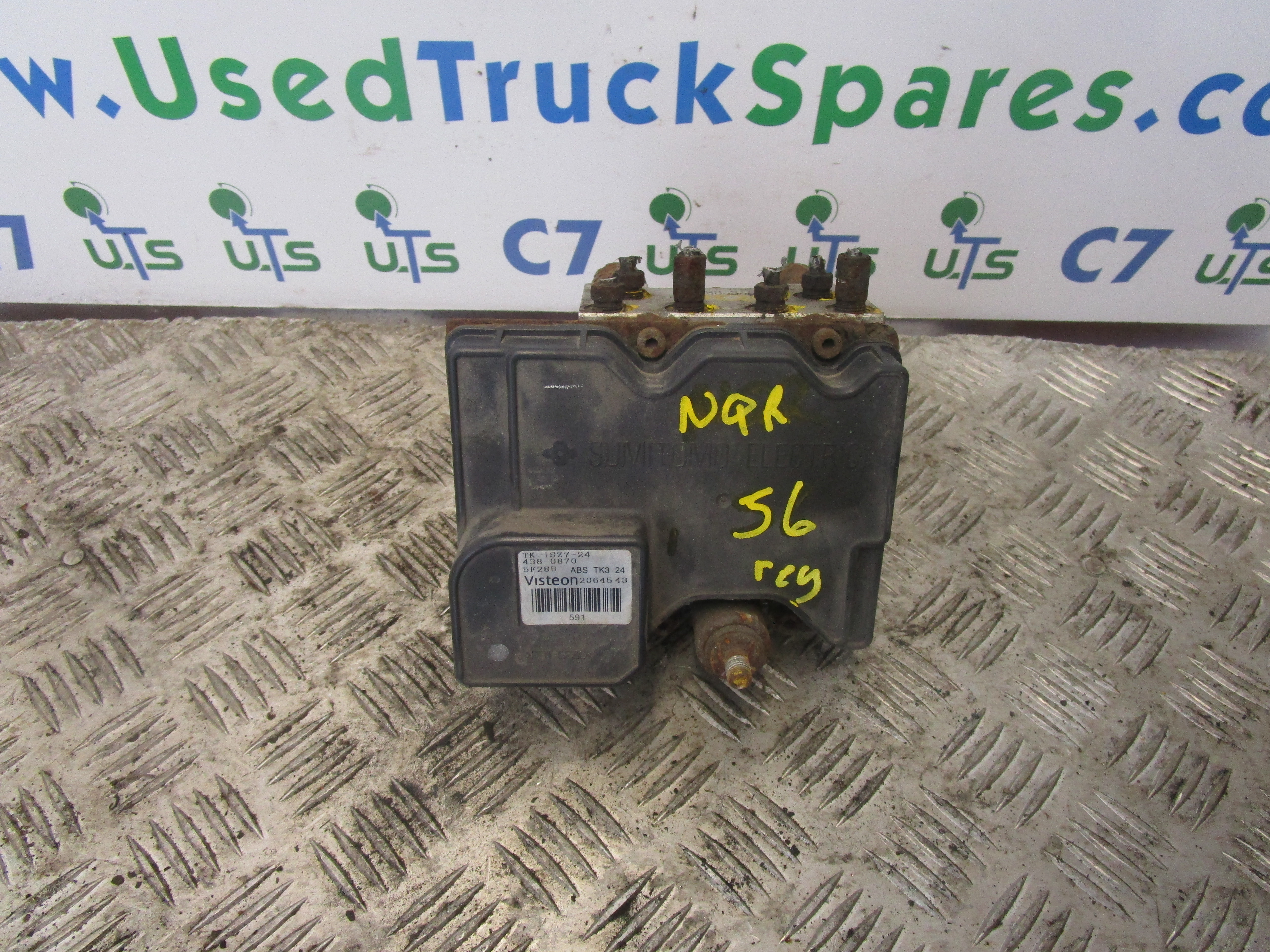 ISUZU NQR ABS MODULE PART NO 2064543 - Used Truck Spares