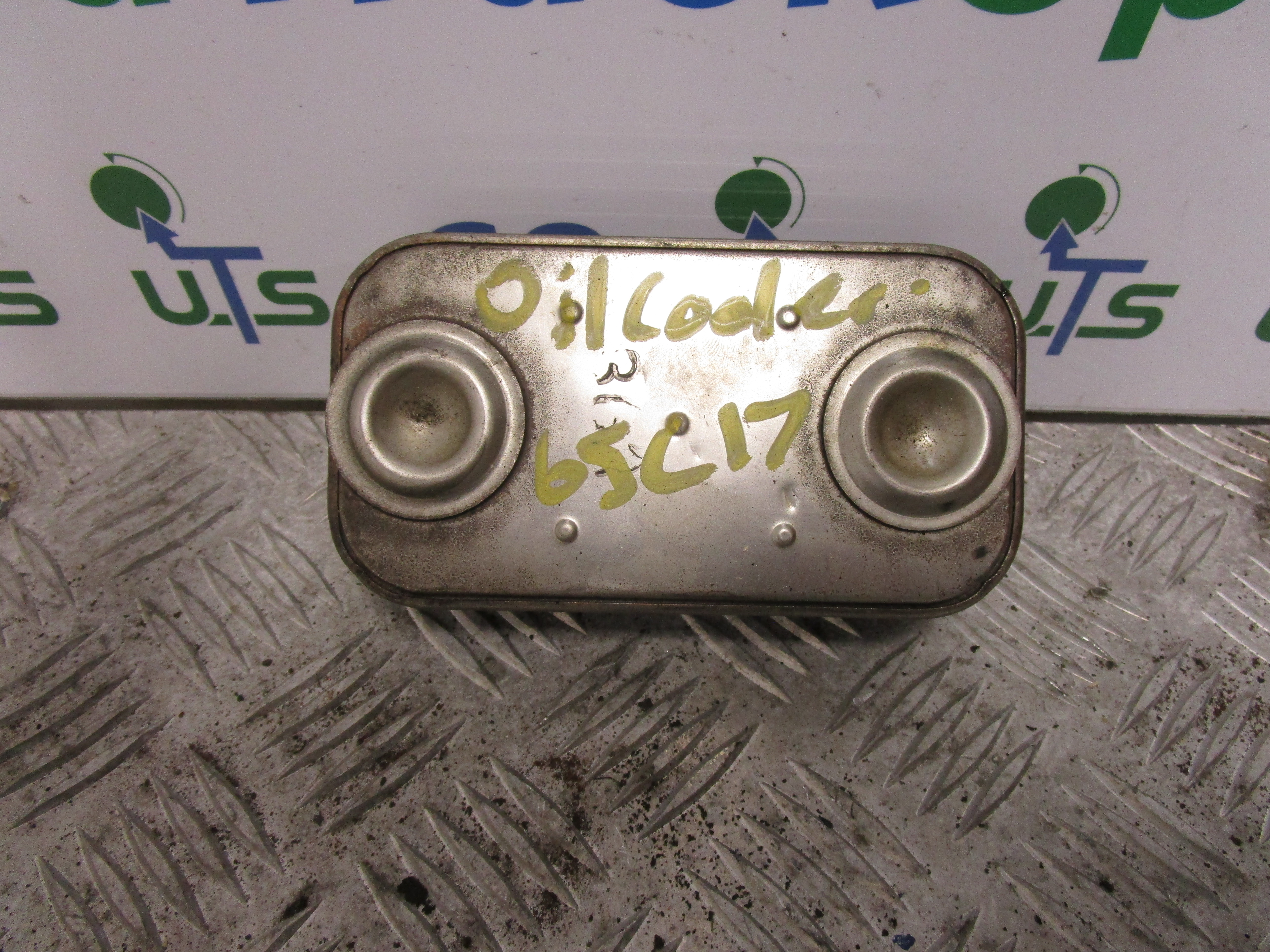 IVECO DAILY 3.0 OIL COOLER P/NO 504078695 - Used Truck Spares