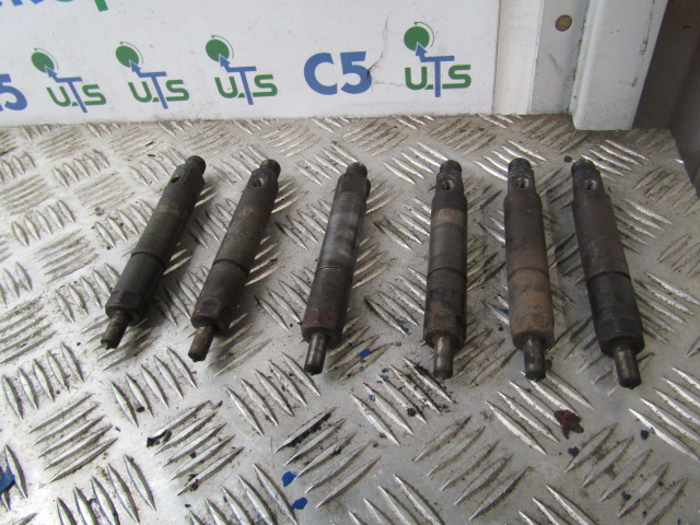 VOLVO FLE D6B 220/250 BOSCH INJECTORS P/NO 0432191405 - Used Truck Spares