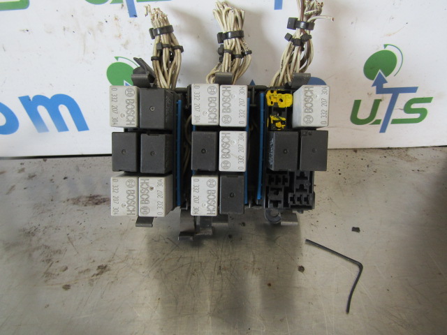 SCHMIDT SWINGO RELAY CLUSTER - Used Truck Spares